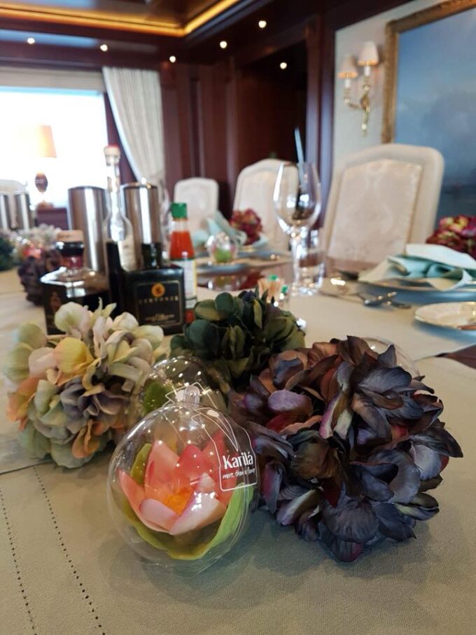 Our chocolate flowers at stores - Karila