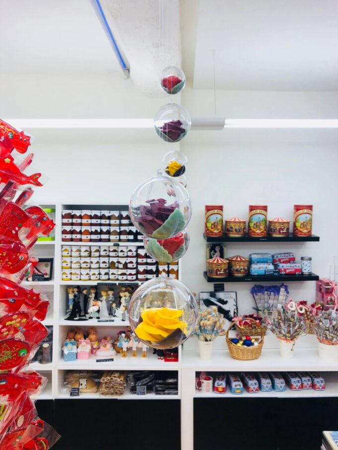 Our chocolate flowers at stores - Karila