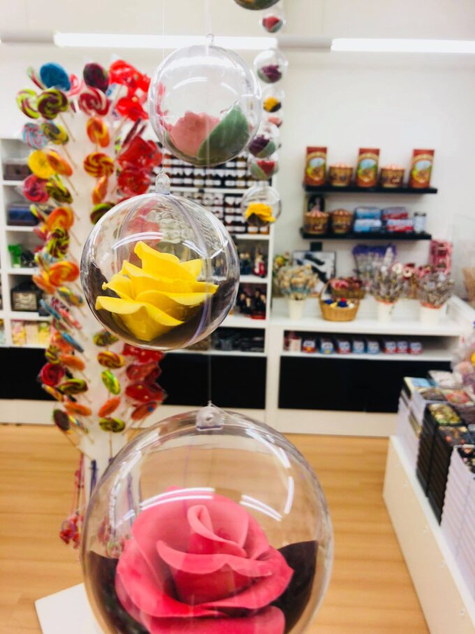 Our chocolate flowers at stores - Karila