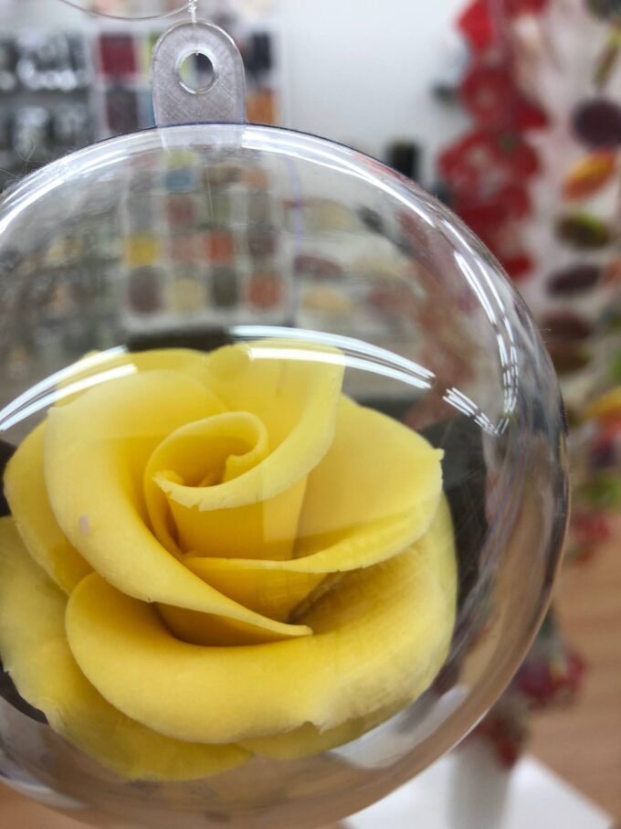 Our chocolate flowers at stores - Karila