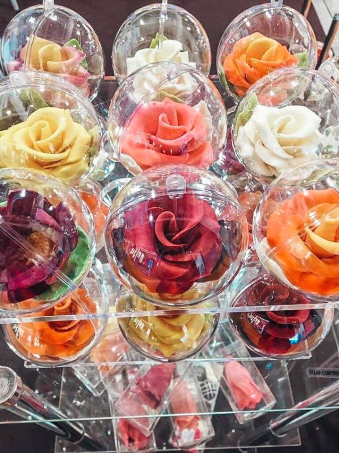 Our chocolate flowers at stores - Karila